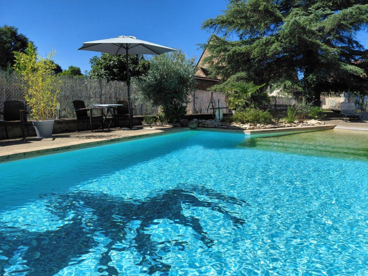 Auberge Du Relais D'auniac - Hôtel Bar Restaurant Piscine - Loire