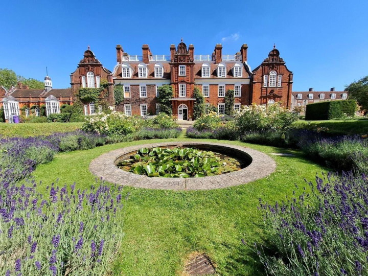 Newnham College - University Of Cambridge - Cambridge