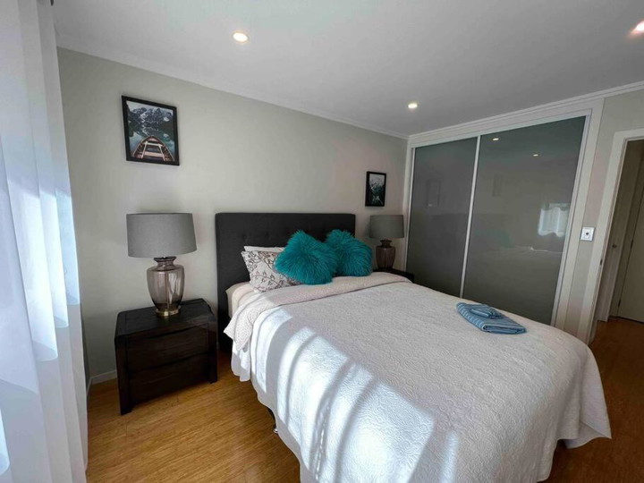 “Henderson Dream Guest House” - Riverhead