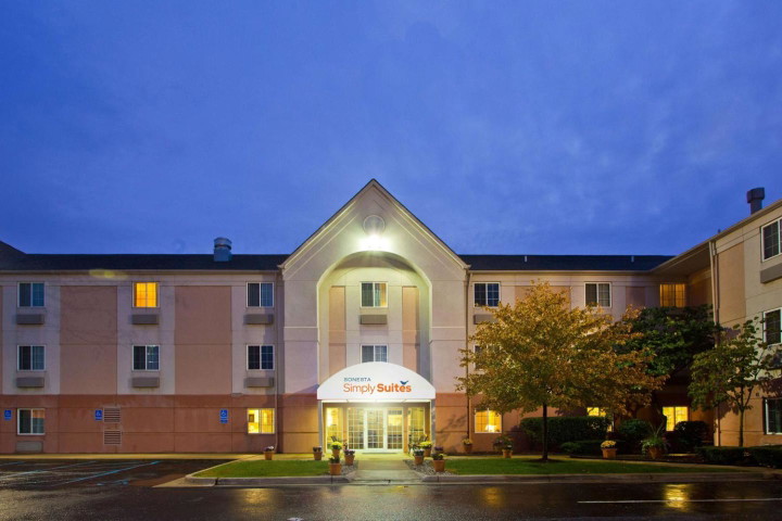 Sonesta Simply Suites Detroit Warren - Warren, MI
