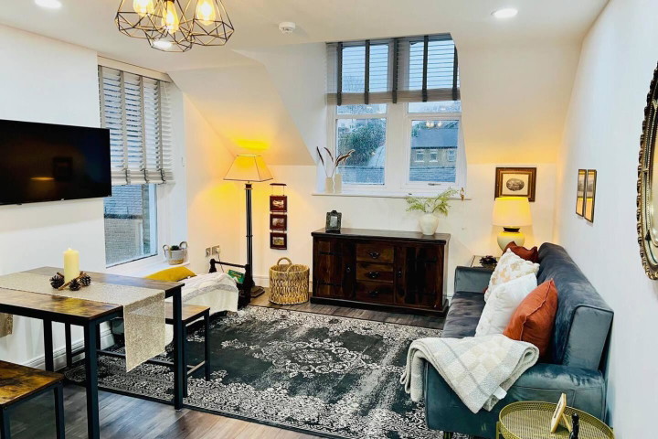 Top Floor Apartment In Central Buxton - キャッストン