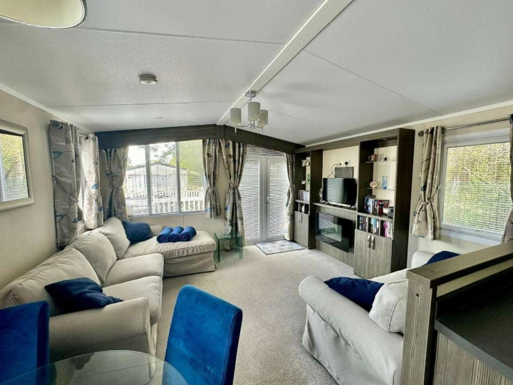2-bed Ringwood Cabin - Incl Park Pass Selfcheckin - Bournemouth