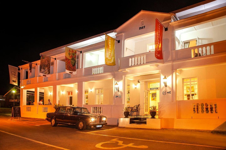 Karoo Art Hotel 4 Star - Western Cape