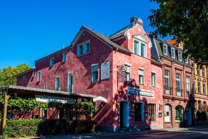 Villa Croatia & Restaurant Adria - Miltenberg