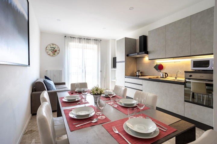 Rent Apartment - Parking And Comfort - Spacious Apt Up To 8 Pax - Monza