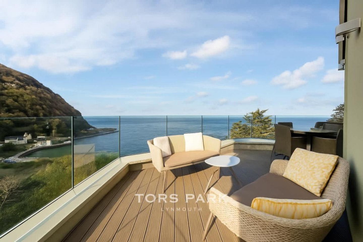 Watchtower Reach, Sea Views, Spacious Terrace, Sleeps 6, Parking - Lynton