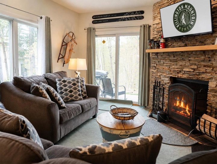Bearmont- Pool, Hottub, Fireplace - Vermont