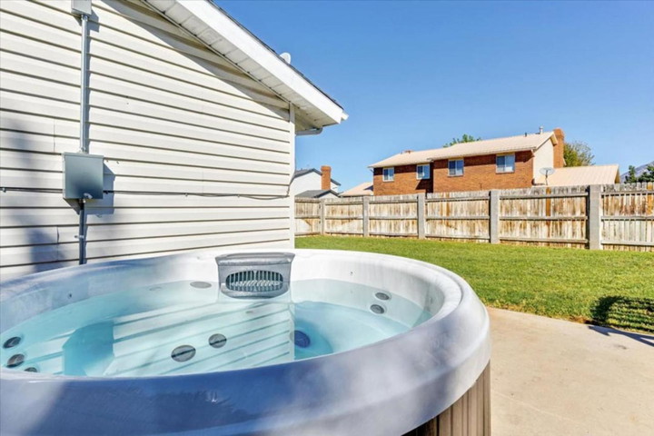 Bali Oasis-massage-hot Tub - Provo, UT