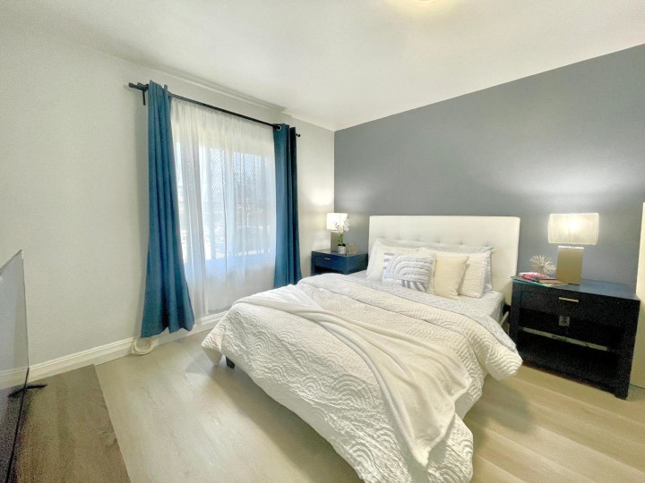 Remodeled Private Master Suite - 5min To Muni, Mall & Parks - San Francisco, CA