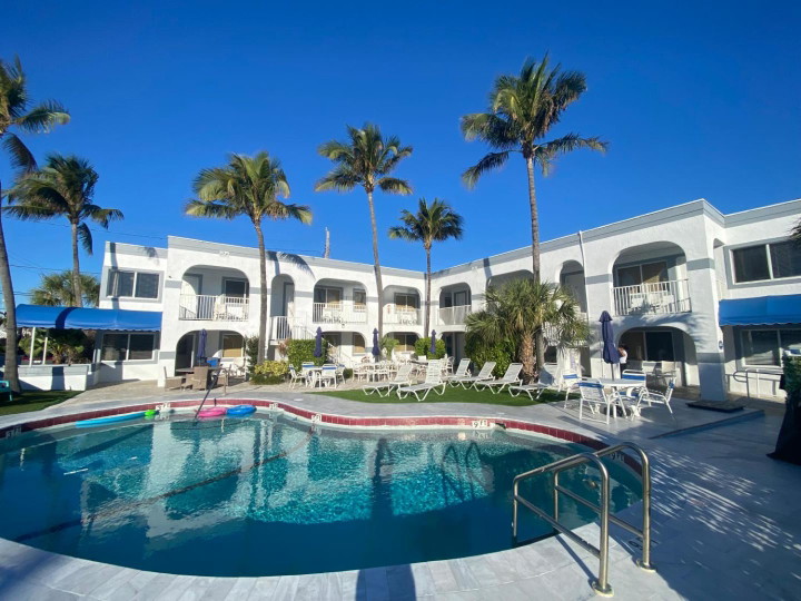 Coral Key Inn - Lauderdale-by-the-Sea, FL