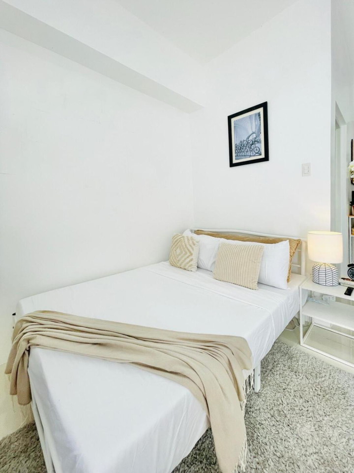 Wv 21 Bright & Airy Studio - Iloilo City