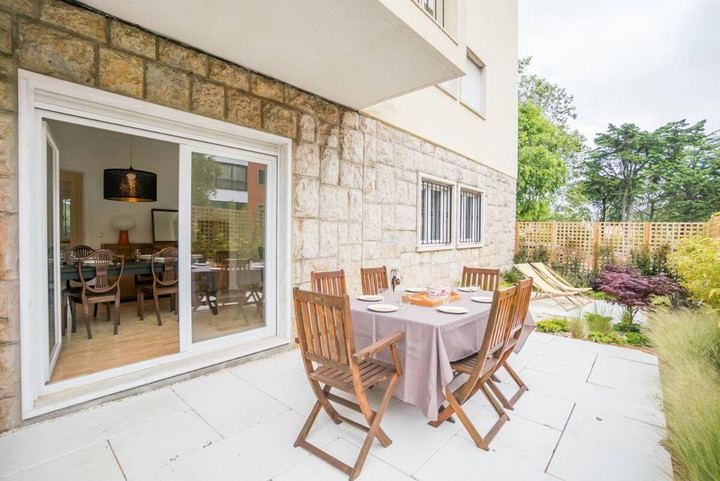 Apartment In Downtown Cascais With Garden - Estoril