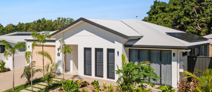 Twin Palms 2 Bedroom In Palm Cove, Large Spa, Modern, New Built - Cairns