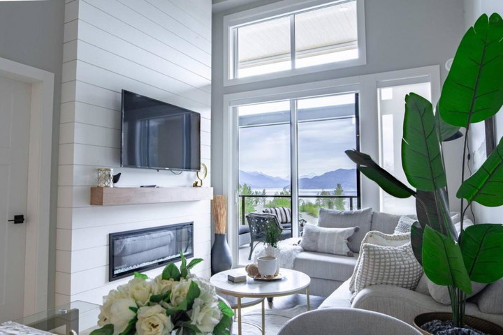 Brand New Penthouse With Lake And Mtn Views - Harrison Hot Springs