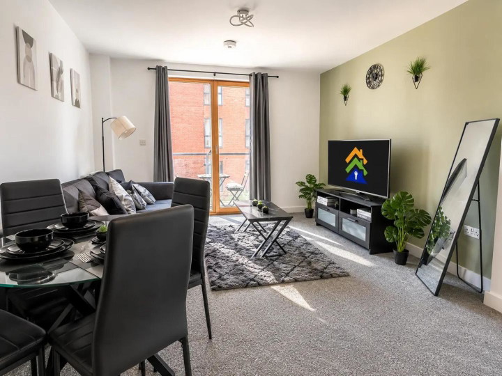 Central Newly Renovated Flat With Balcony - Pass The Keys - Bury