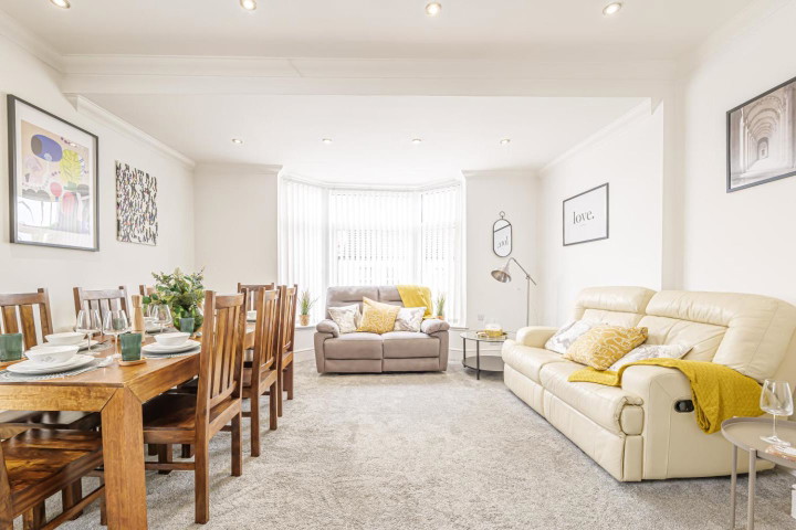 Luxury 4 Bedroom Apartment Southsea - Free Parking - Portsmouth