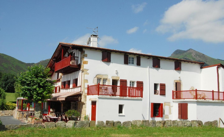 Hotel Pikassaria - Bera