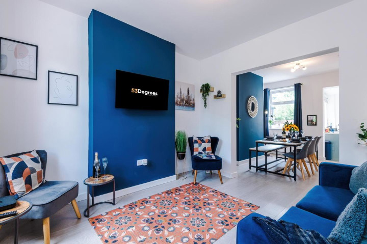 Spacious 3-bed Home In Nantwich By 53 Degrees Property - Amazing Location, Ideal For Groups - Sleeps 6 - Crewe