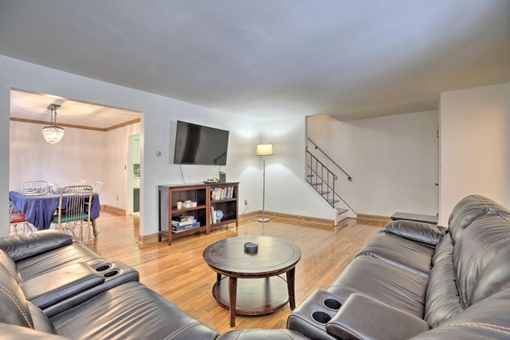 6 Mi To Dtwn: Pittsburgh Townhome W/ Porch - Pittsburgh, PA
