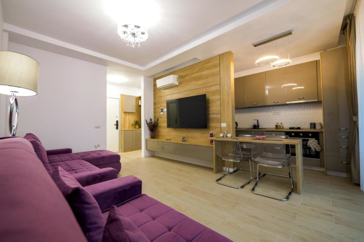 Purple Luxury Apartment Lake On - Constanța