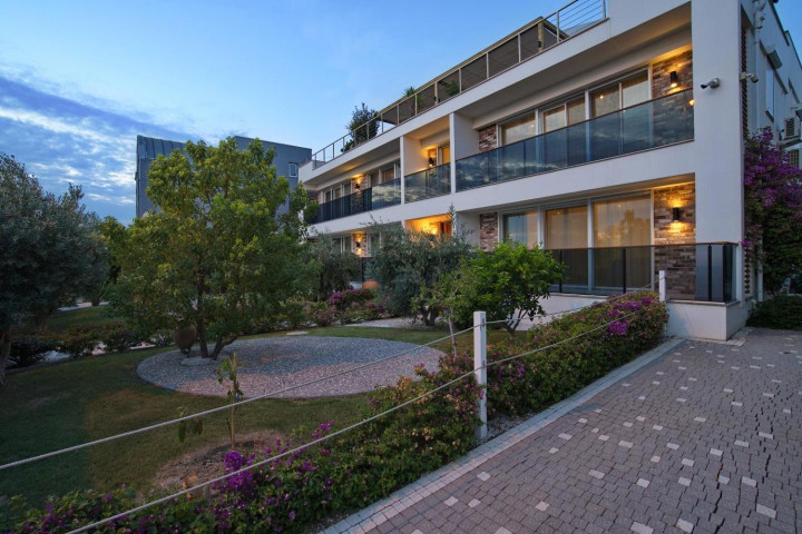 Elia Apartments - Side