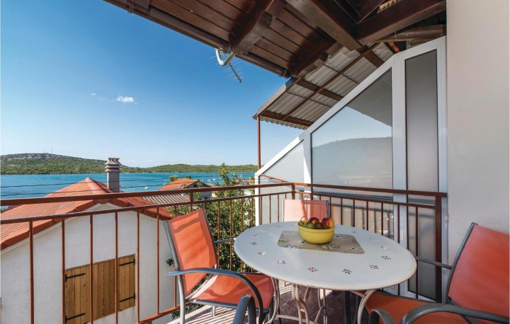 Apartment Pirovac Hrvatske Mladezi - Tisno