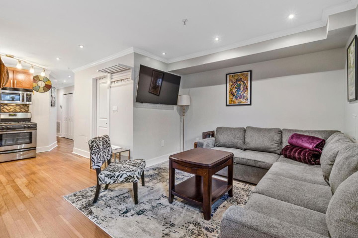 Serene 2br-2ba Walkable Retreat In The Heart Of Dc - Parking Included - Bethesda, MD