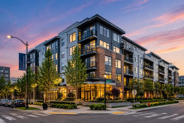 Downtown Redmond Executive Stay - Redmond, WA