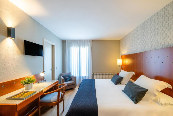 Hotel J. Balmes Vic - Vic