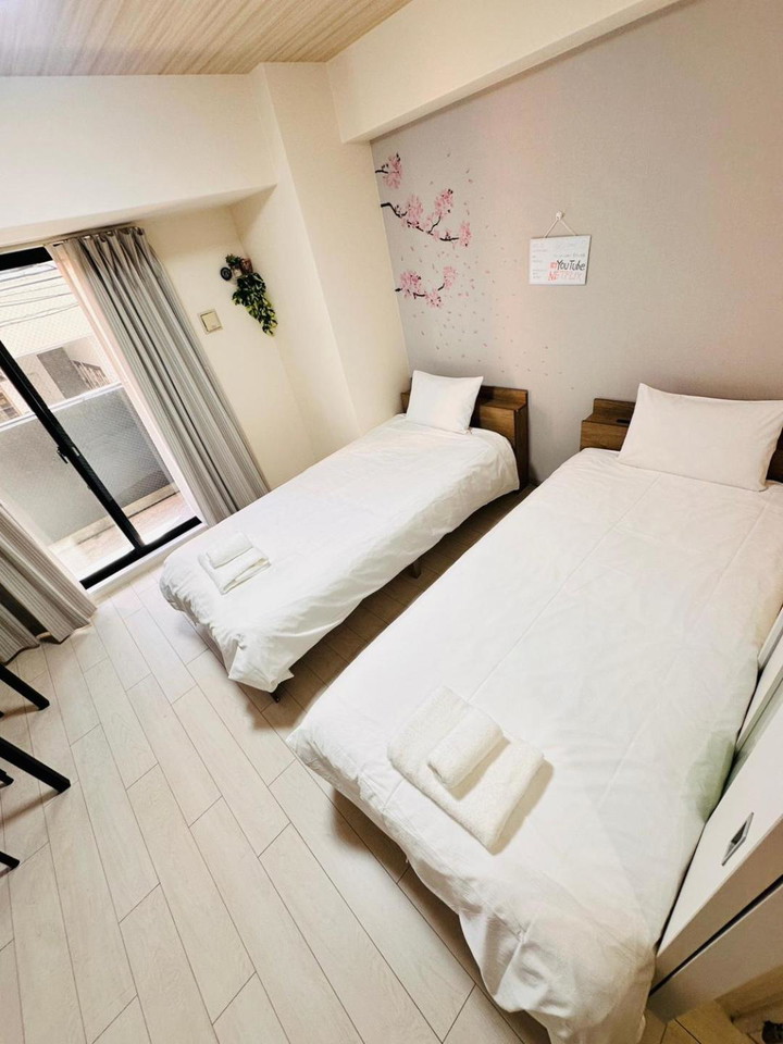 R Square Nipponbashi Room No 202 - Umeda