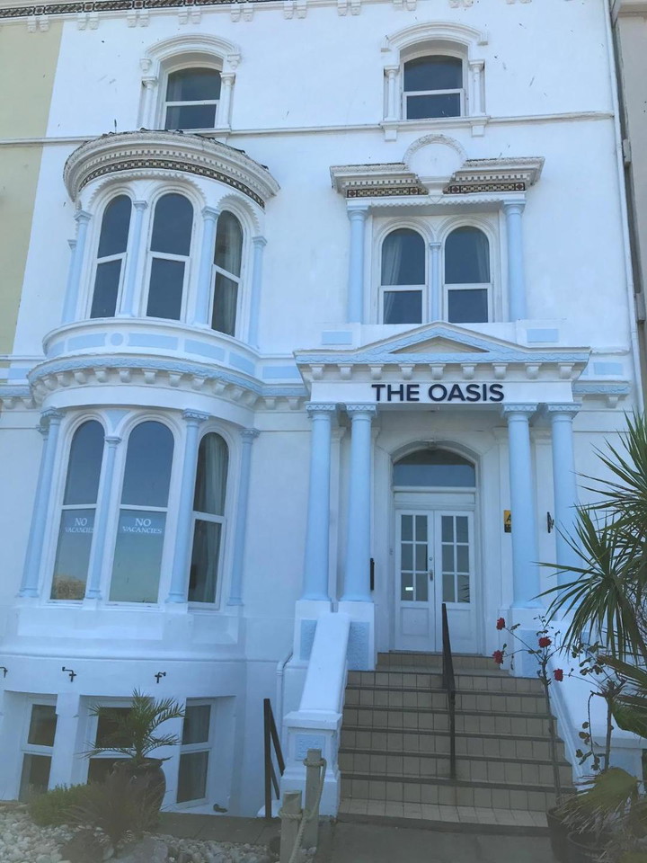 The Oasis Hotel - Rhos-on-Sea