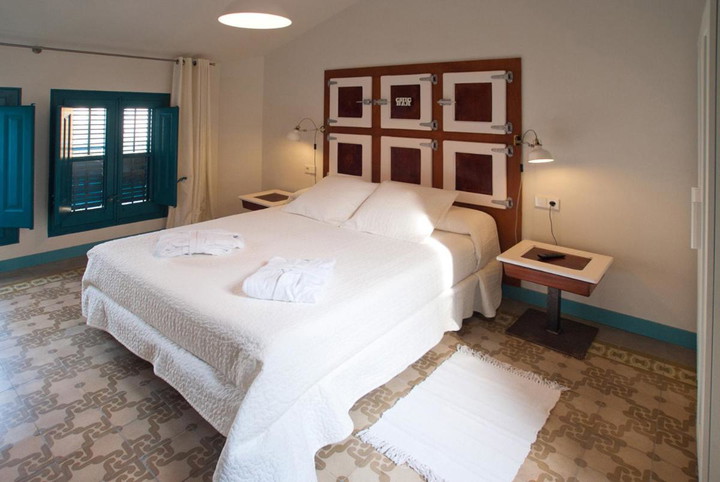 Hotel Hostal Chic - Catalonia