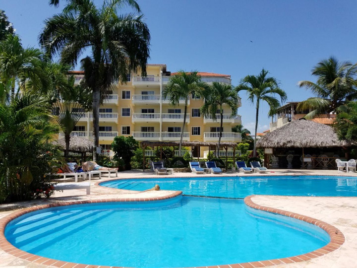 Las Palmeras Riki R - Dominican Republic