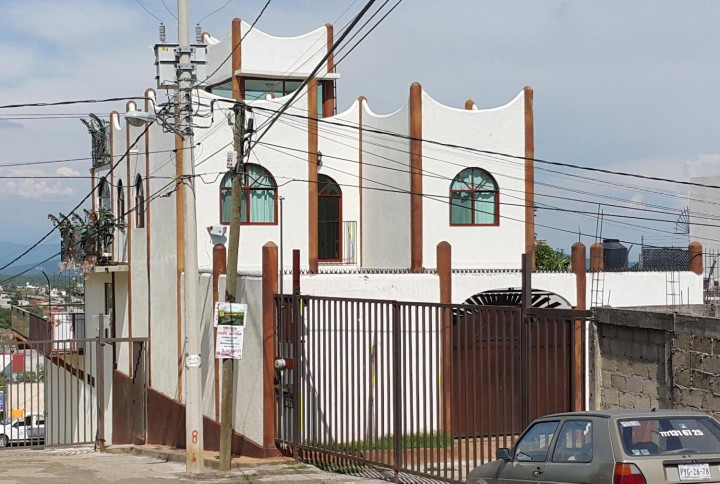 Casa Privada Con Alberca Volada - Cuernavaca