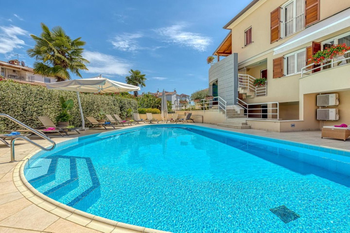 Apartment Complex Irena With Pool - Kroatien