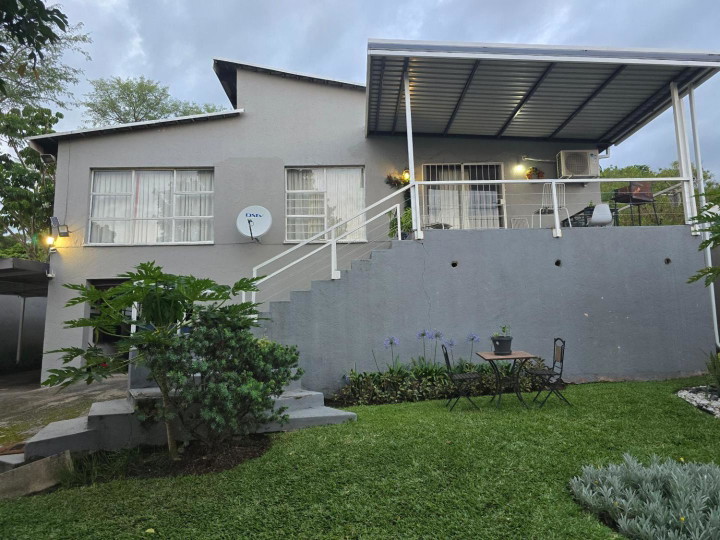 The Calm Views Home Sleeps 8 Fun Work Kruger - Hazyview
