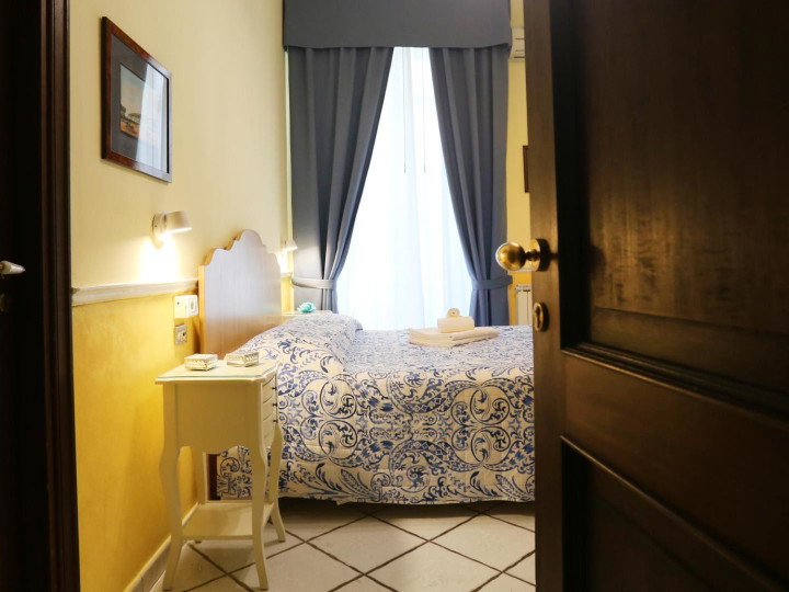 Santa Lucia 50 - Naples