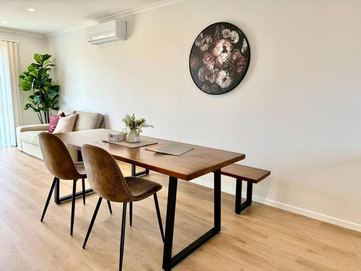 Henderson - 4-bedrooms Home - Auckland