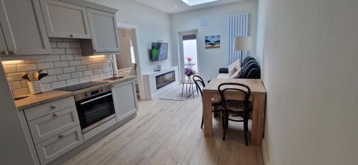 Newly Refurbed 1bd Cottage In Prime Location - Dún Laoghaire