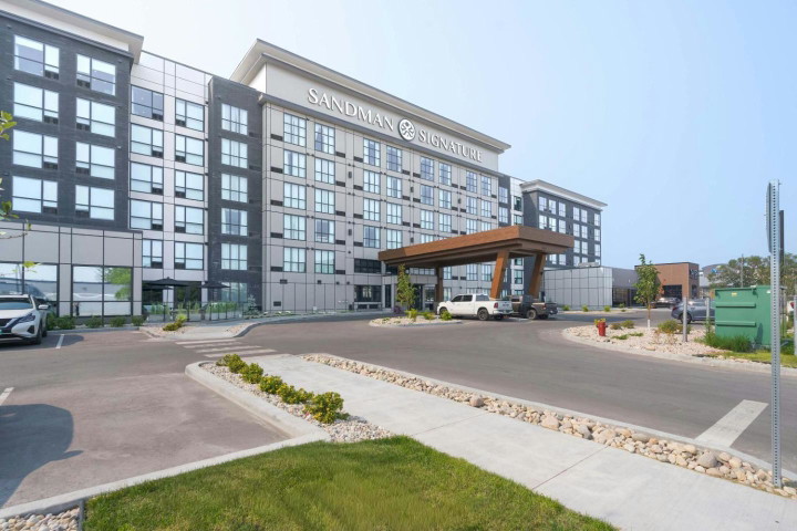 Sandman Signature Winnipeg Airport Hotel & Suites - Winnipeg