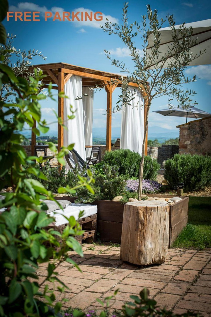Palazzo Del Papa Country Suites-5 Mins From Siena & Chianti Views - Siena