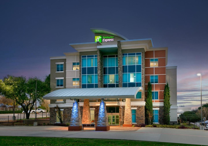 Holiday Inn Express & Suites North Dallas At Preston By Ihg - Dallas, TX