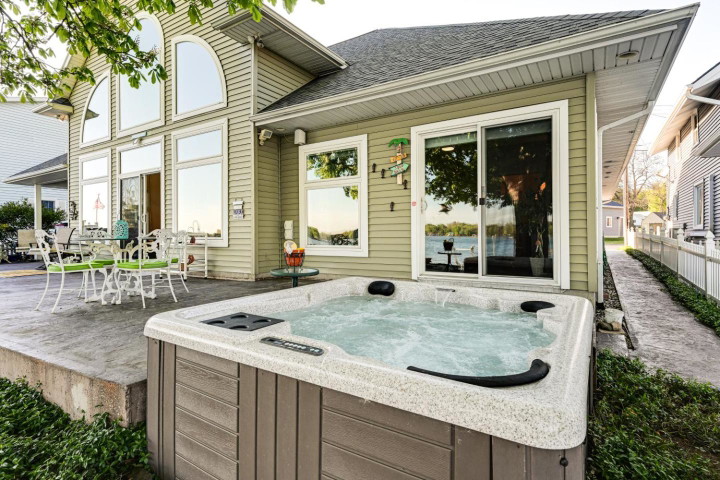 'Lake Garden House' W/ Hot Tub & Dock - Hastings, MI
