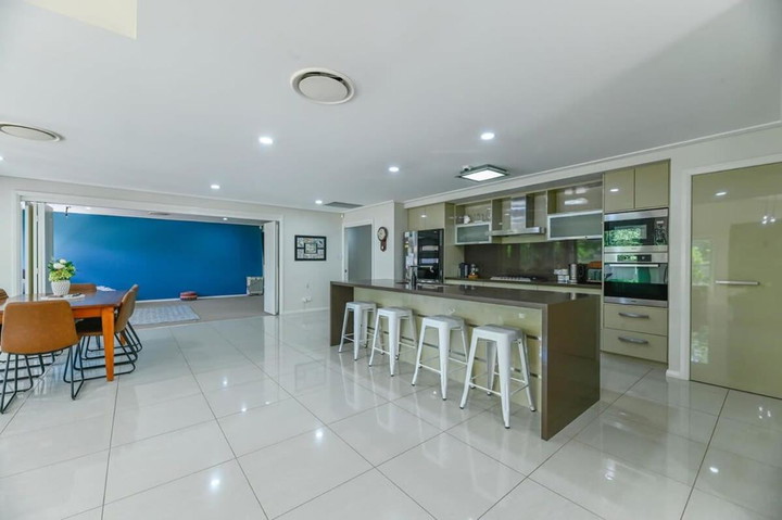 Southlakes Haven - Lake Views, Pet Friendly - Dubbo