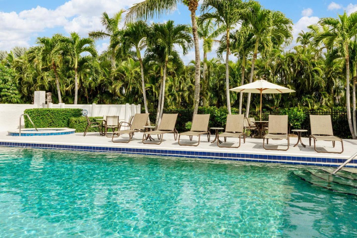 Olde Marco Island Inn And Suites - Marco Island, FL
