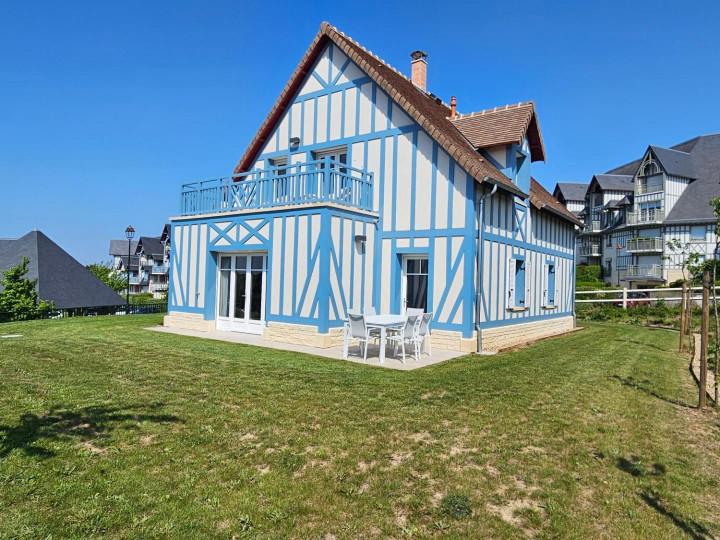 Superbe Maison Familiale, Proche Plage, 4 Chambres - Deauville