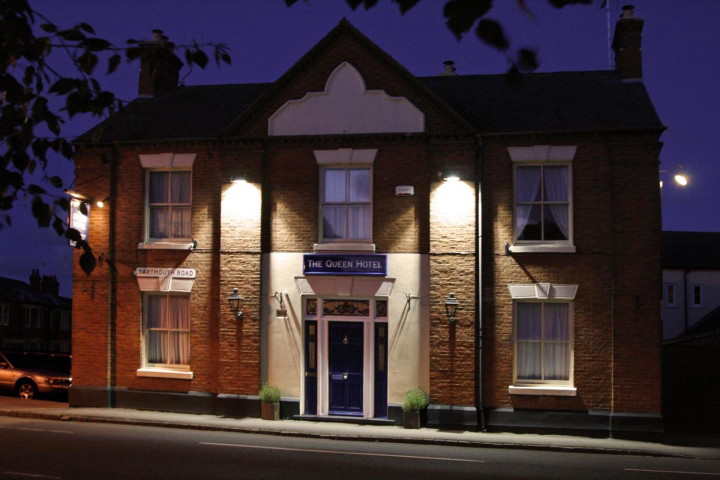 The Queen Hotel - Buckinghamshire