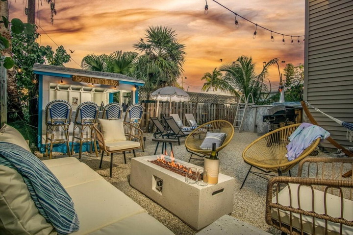 The Toasted Coconutpoolbikesgrillchic! - Marathon, FL
