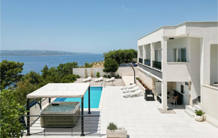 Awesome Home In Makarska - Baška Voda