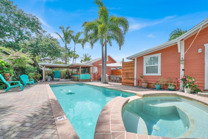 2 Cottages Downtown Lake Worth - Private Pool - Boynton Beach, FL